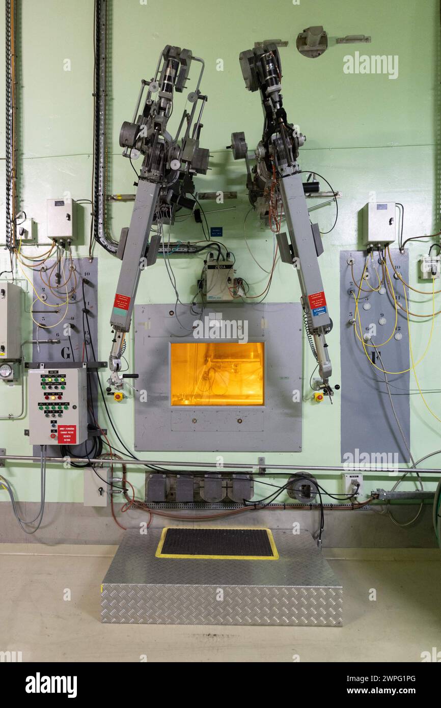 Reprocessing nuclear fuel hi-res stock photography and images - Alamy