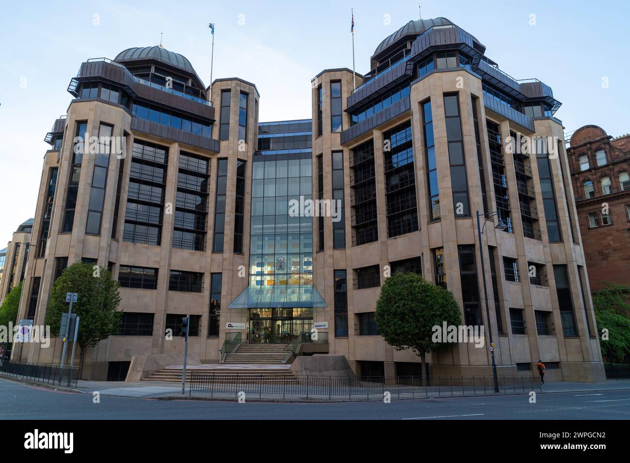 Standard life edinburgh hi-res stock photography and images - Alamy