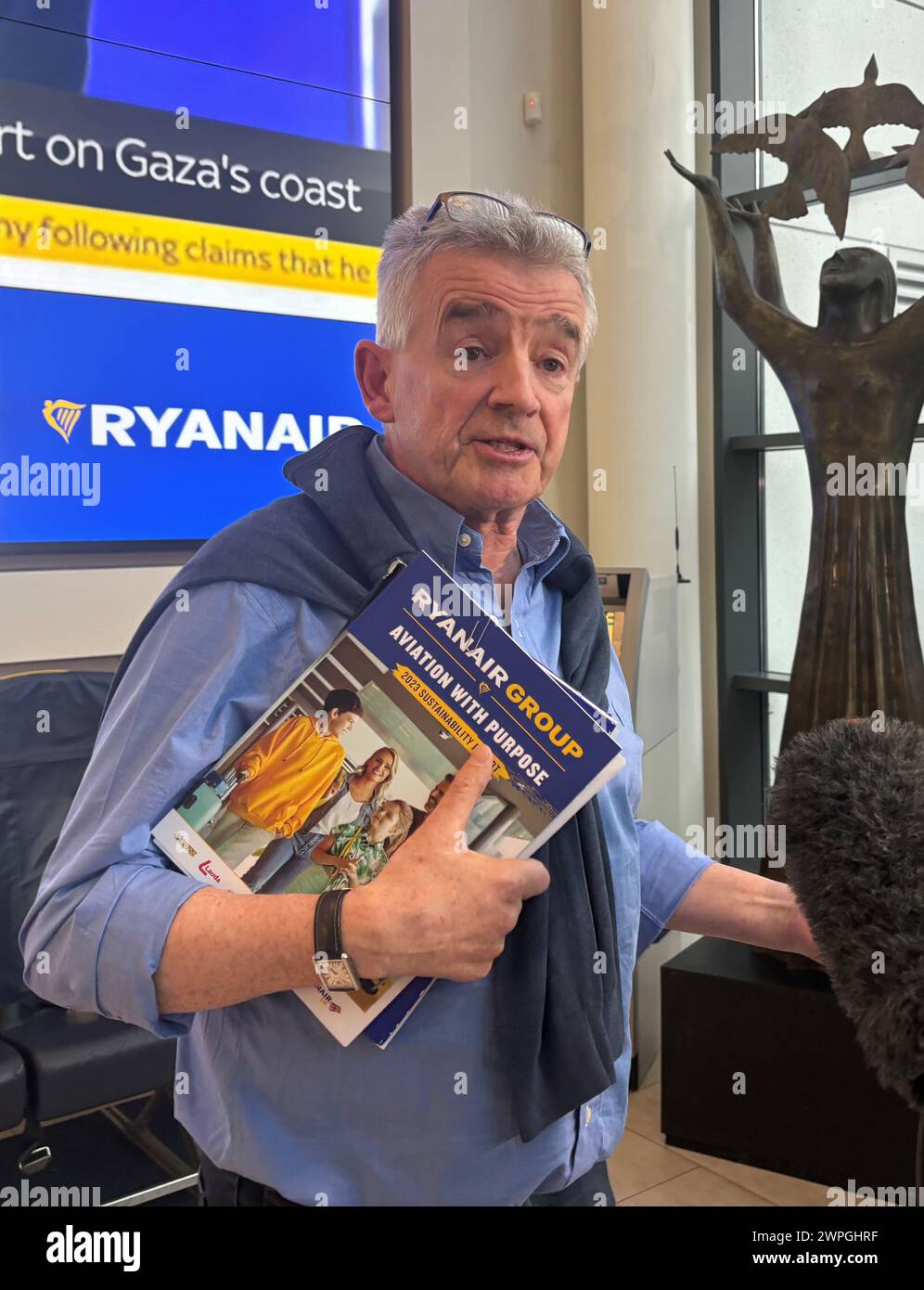 Ryanair CEO Michael O'Leary speaking to the media at Ryanair ...