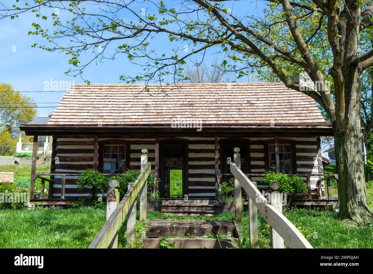 Yanda log cabin hi-res stock photography and images - Alamy