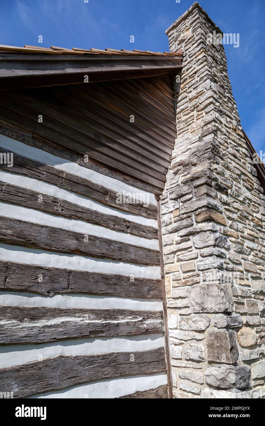 Yanda log cabin hi-res stock photography and images - Alamy