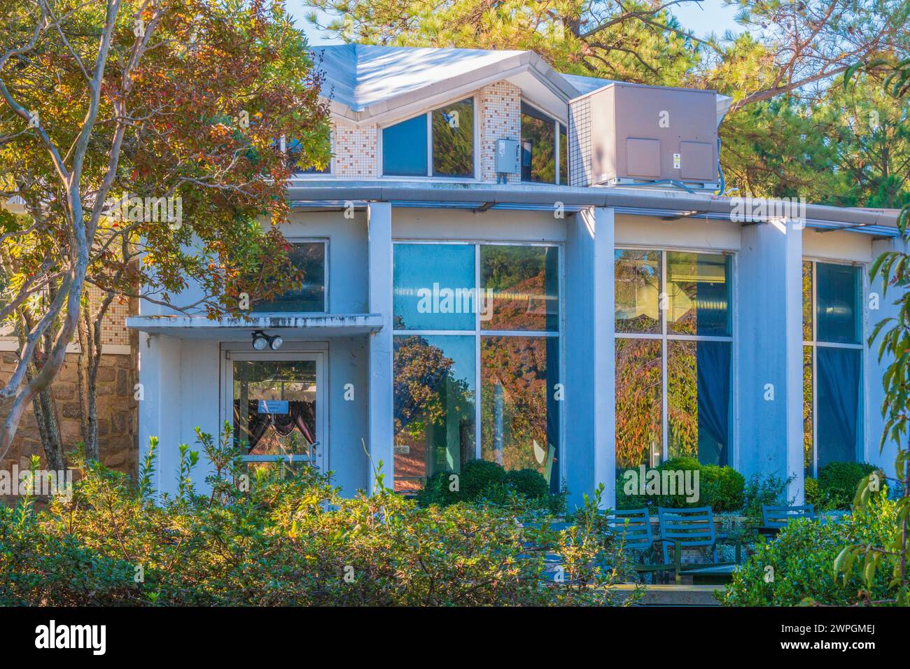 Garden cafe Norfolk Botanical Gardens in Norfolk, Virginia Stock Photo ...