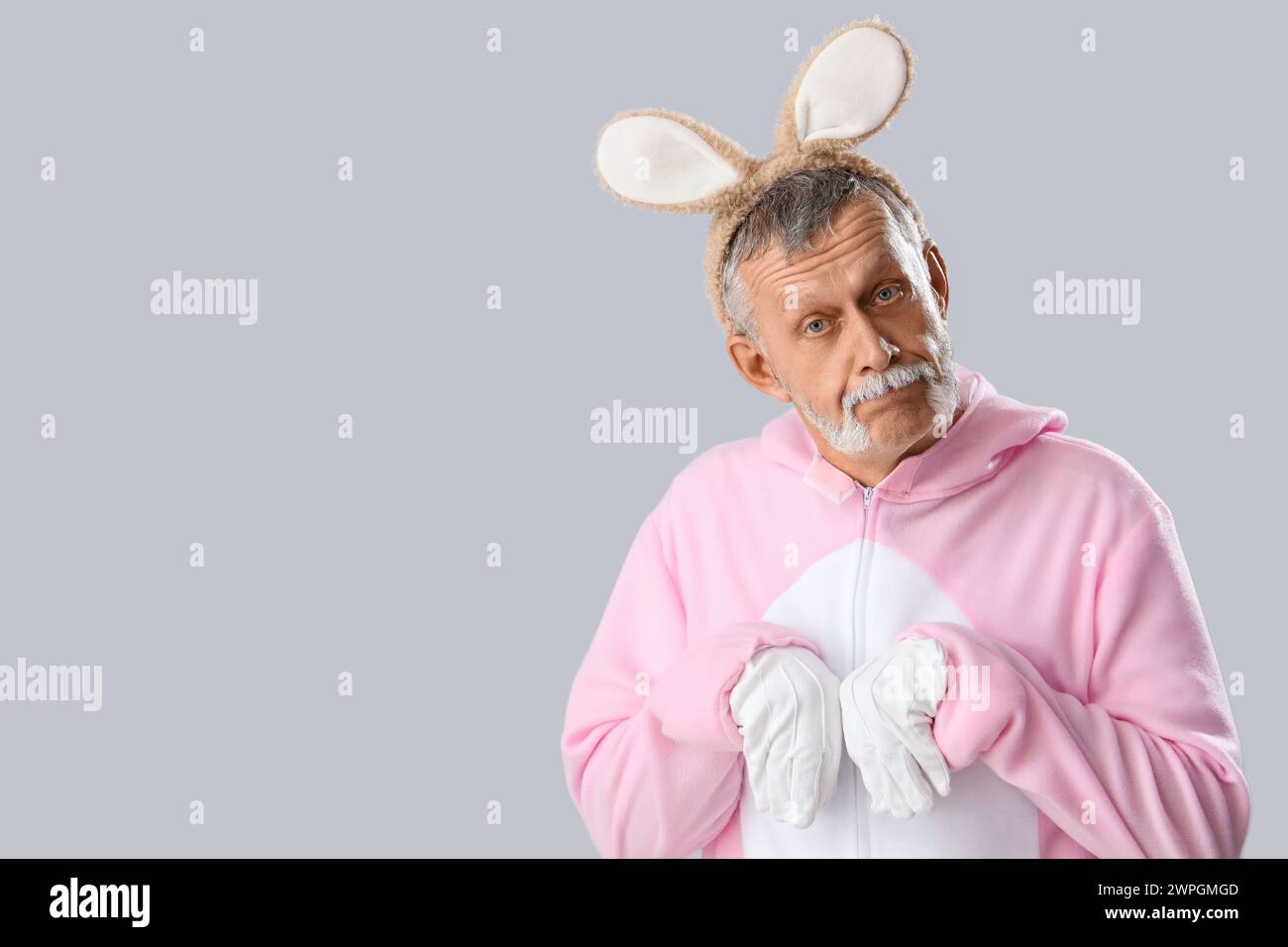 Man dressed in bunny costume hi-res stock photography and images - Alamy