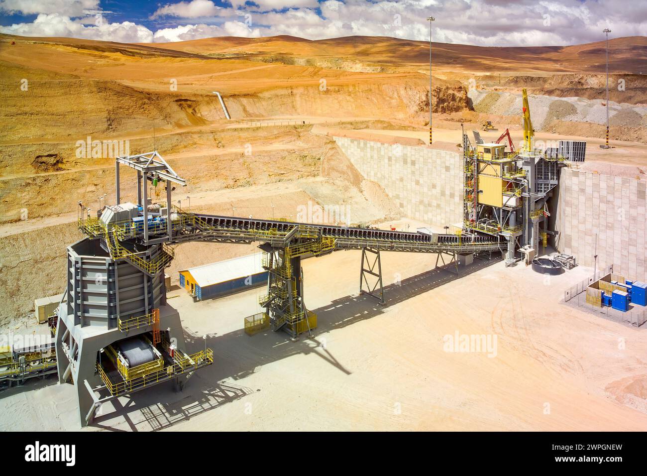 Conveyor belt conveyor hi-res stock photography and images - Alamy