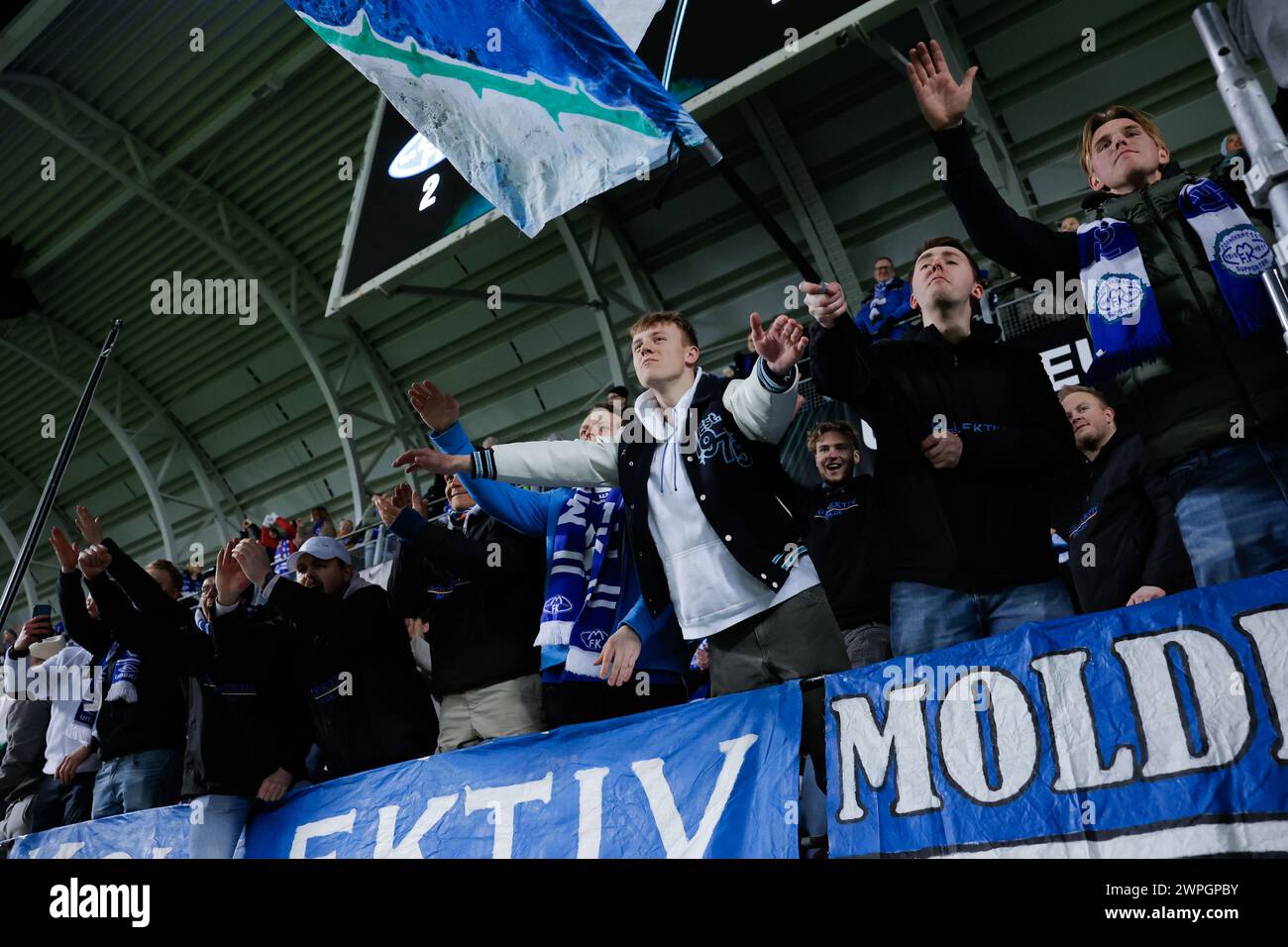 Molde fans hi-res stock photography and images - Alamy