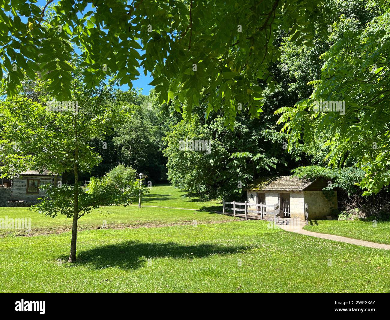 Spring park footbridge hi-res stock photography and images - Alamy