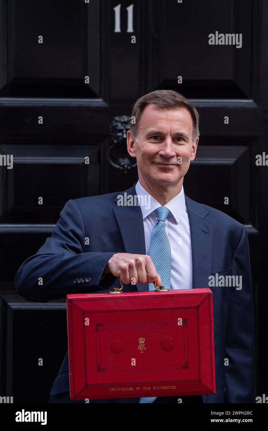 Spring budget 2024 jeremy hunt hi-res stock photography and images - Alamy