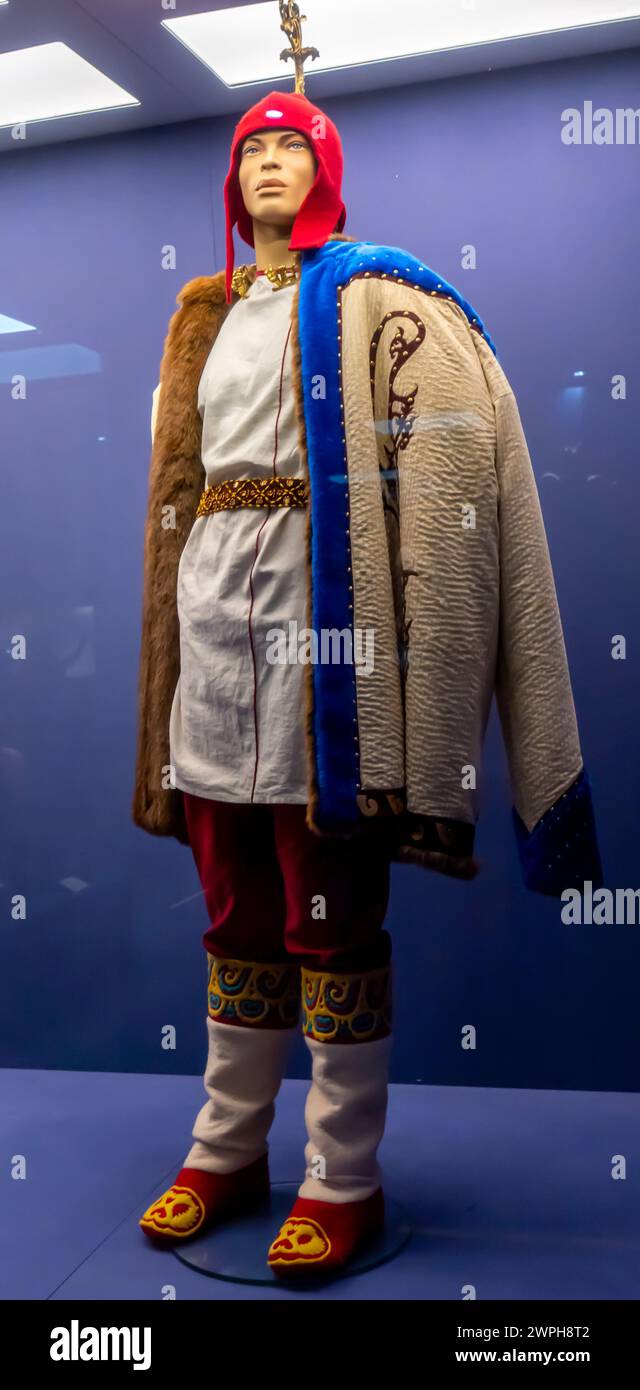 Reconstruction of the Altai leader's clothing, 5th - 3rd century B.C ...