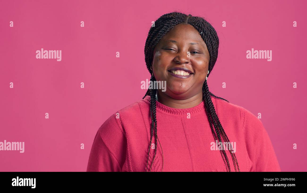 Showcasing elegant poses hi-res stock photography and images - Alamy