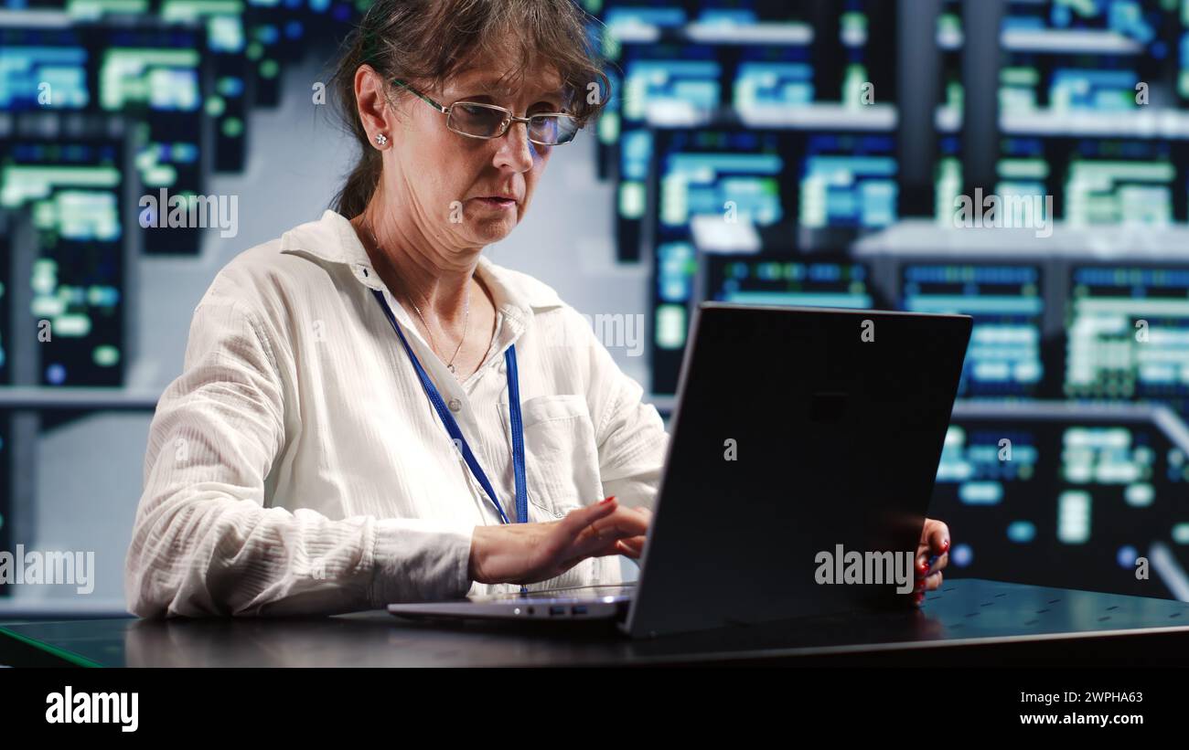 Software defects hi-res stock photography and images - Alamy