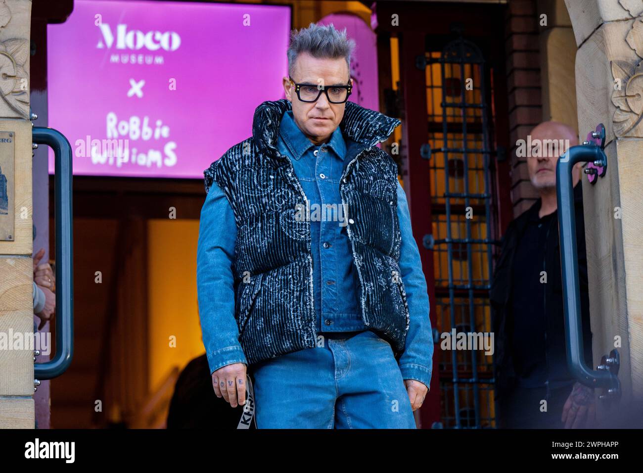 Amsterdam, The Netherlands. 07th Mar, 2024. Robbie Williams at the opening of his first own art ...
