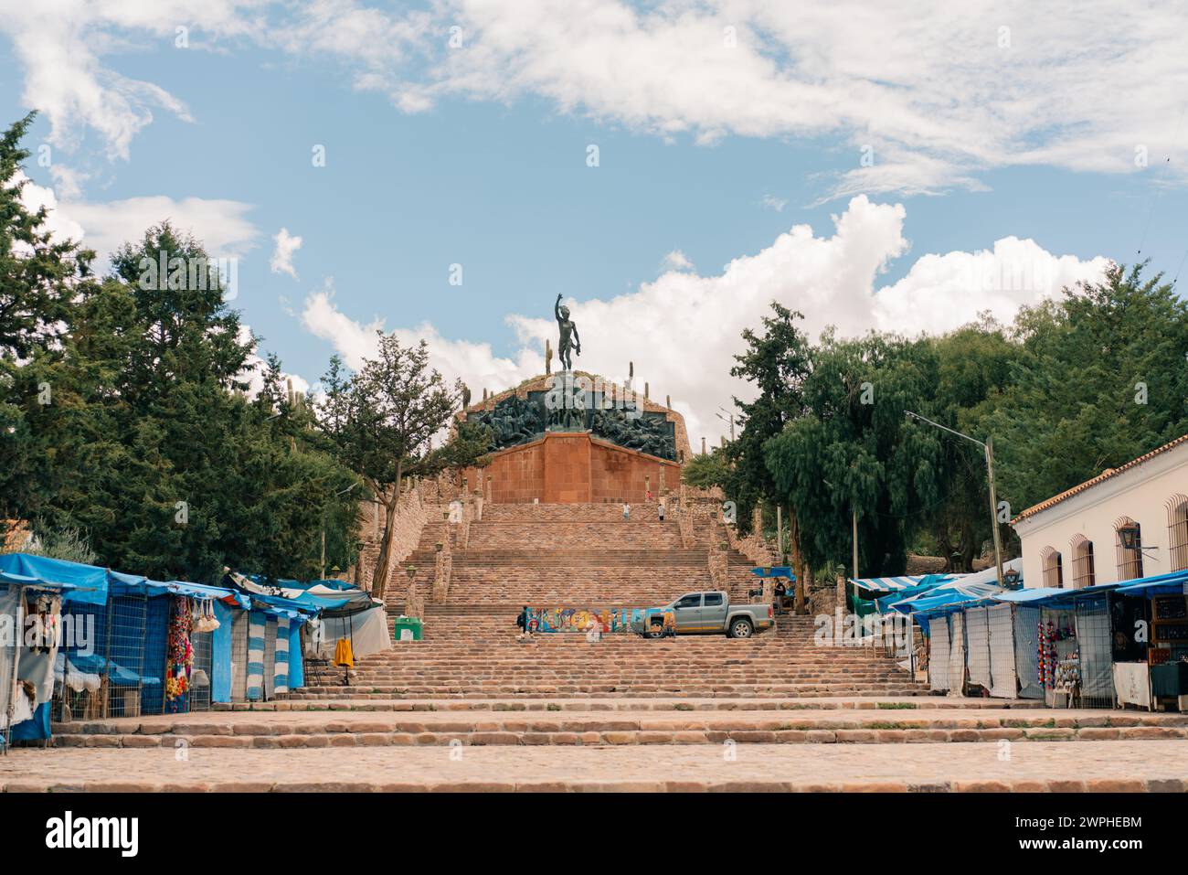 Monumento a los héroes de la independencia hi-res stock photography and ...