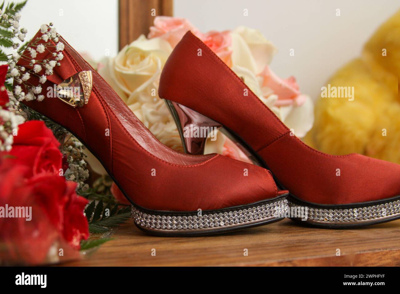 Wedding day essentials hi-res stock photography and images - Alamy