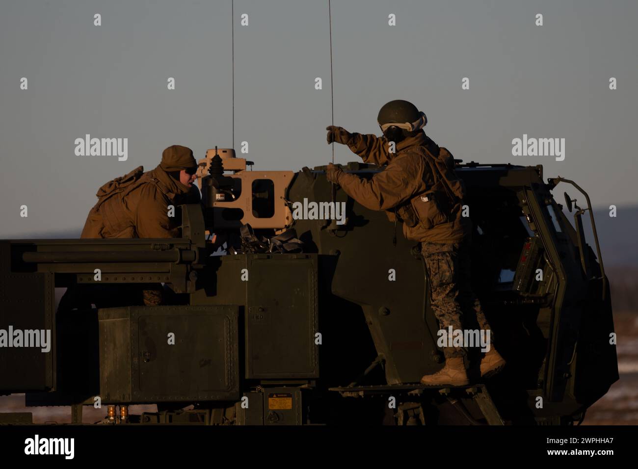 U.S. Marines with Fox Battery, 2nd Battalion, 14th Marine Regiment, 4th ...