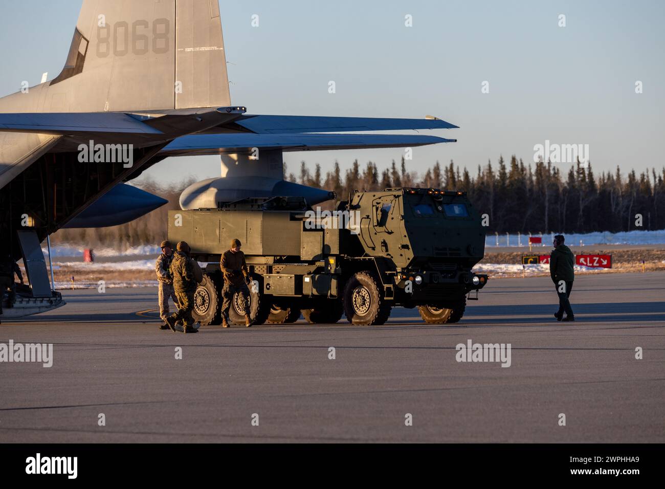 U.S. Marines with Fox Battery, 2nd Battalion, 14th Marine Regiment, 4th ...