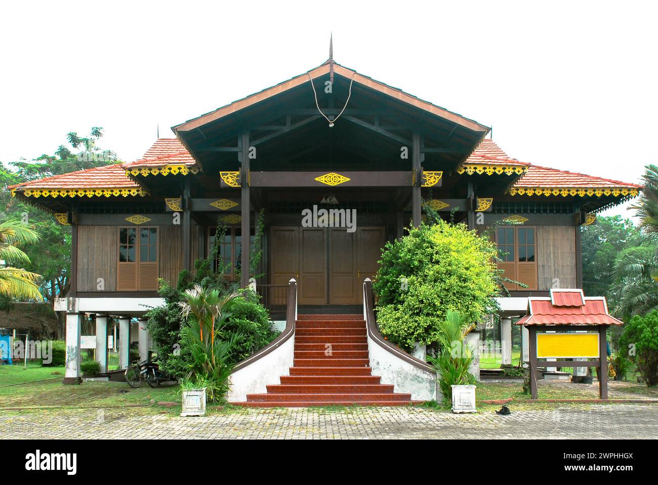 Traditional House Of Riau Island Stock Photo - Alamy