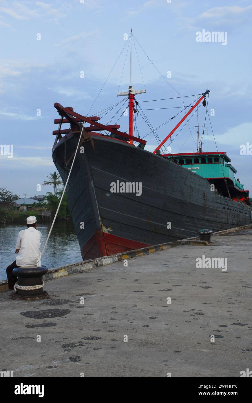 old ship in the old port Stock Photo - Alamy