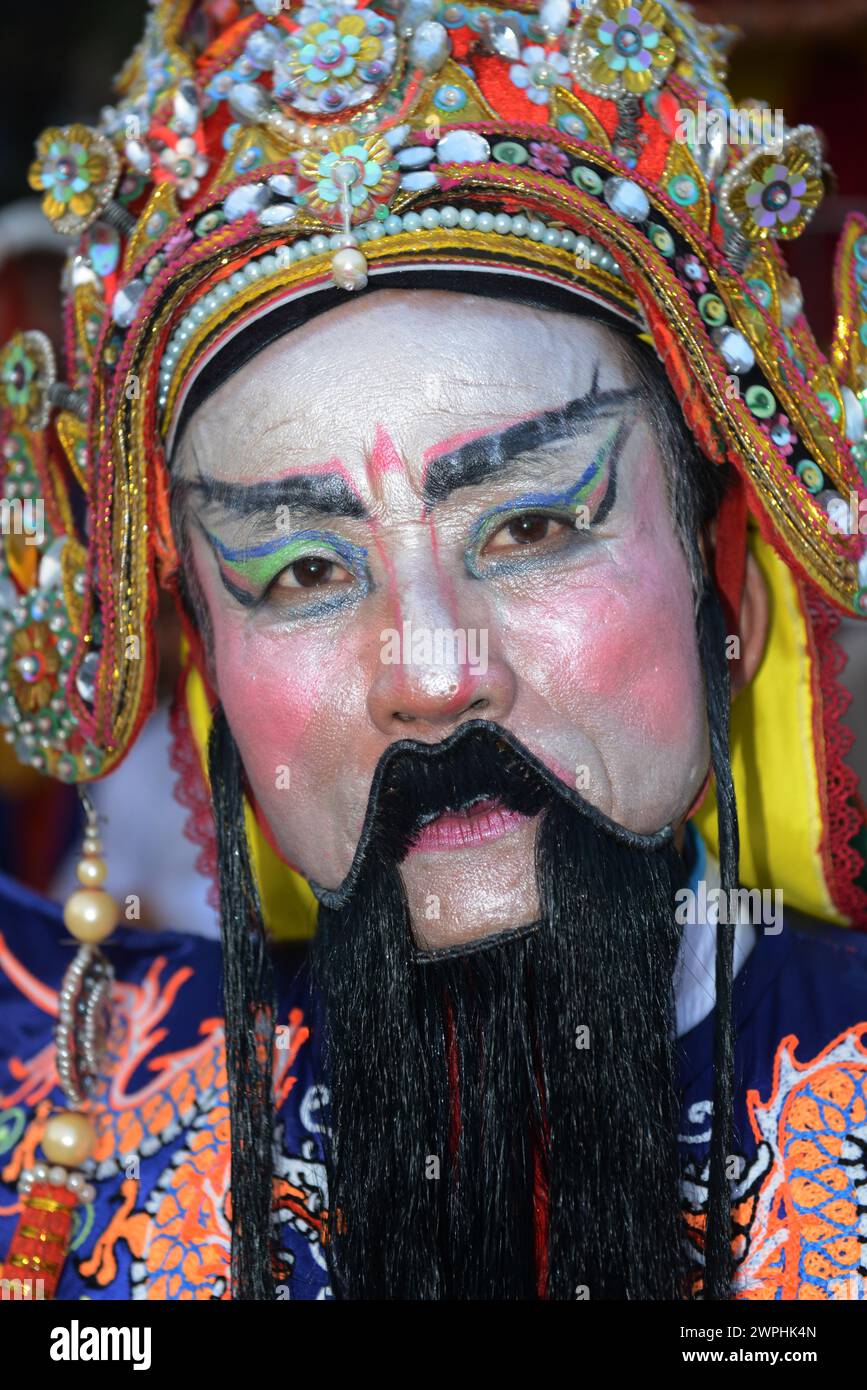 A traditional Vietnamese funeral in Quảng Nam Province, Vietnam Stock Photo - Alamy