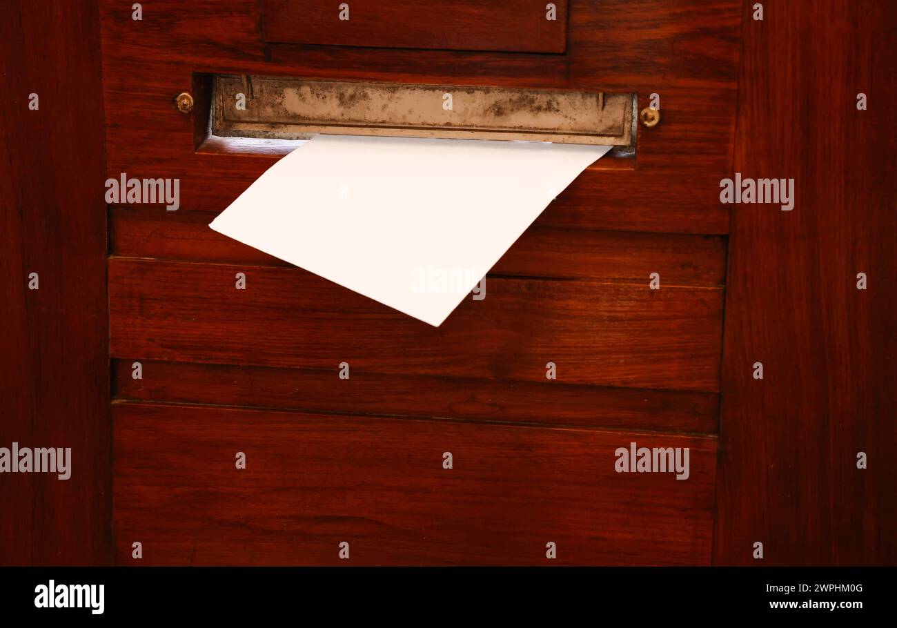 Mail slot in door hi-res stock photography and images - Alamy
