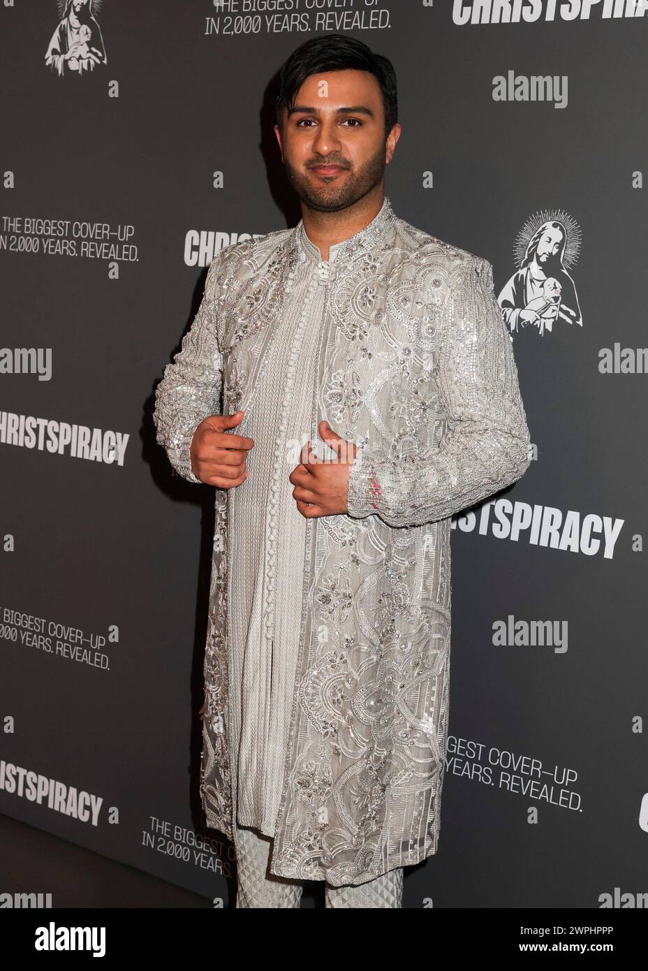 Shabaz says hi-res stock photography and images - Alamy