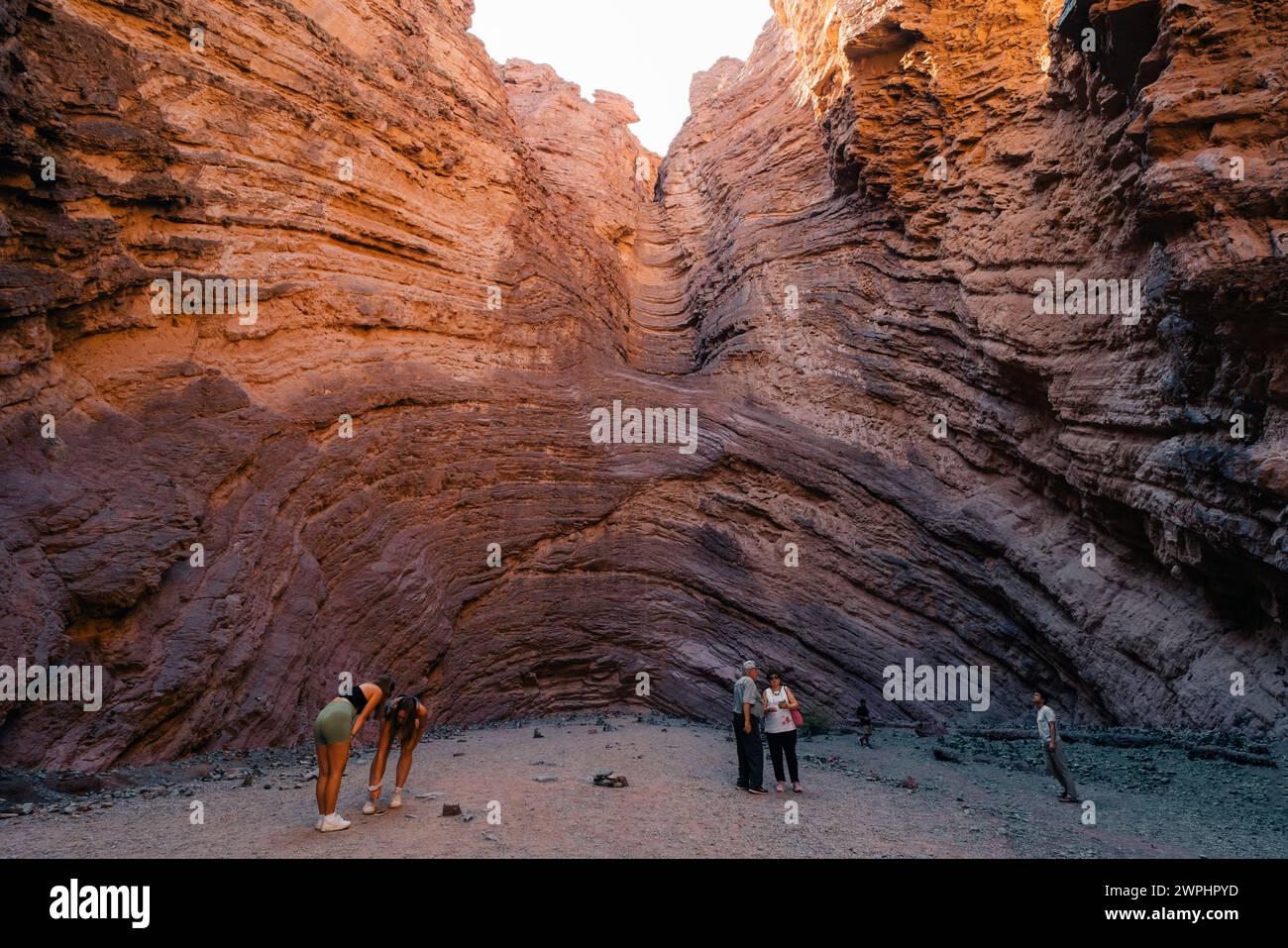 Natural amphitheater in the Quebrada de las Conchas, Cafayate ...
