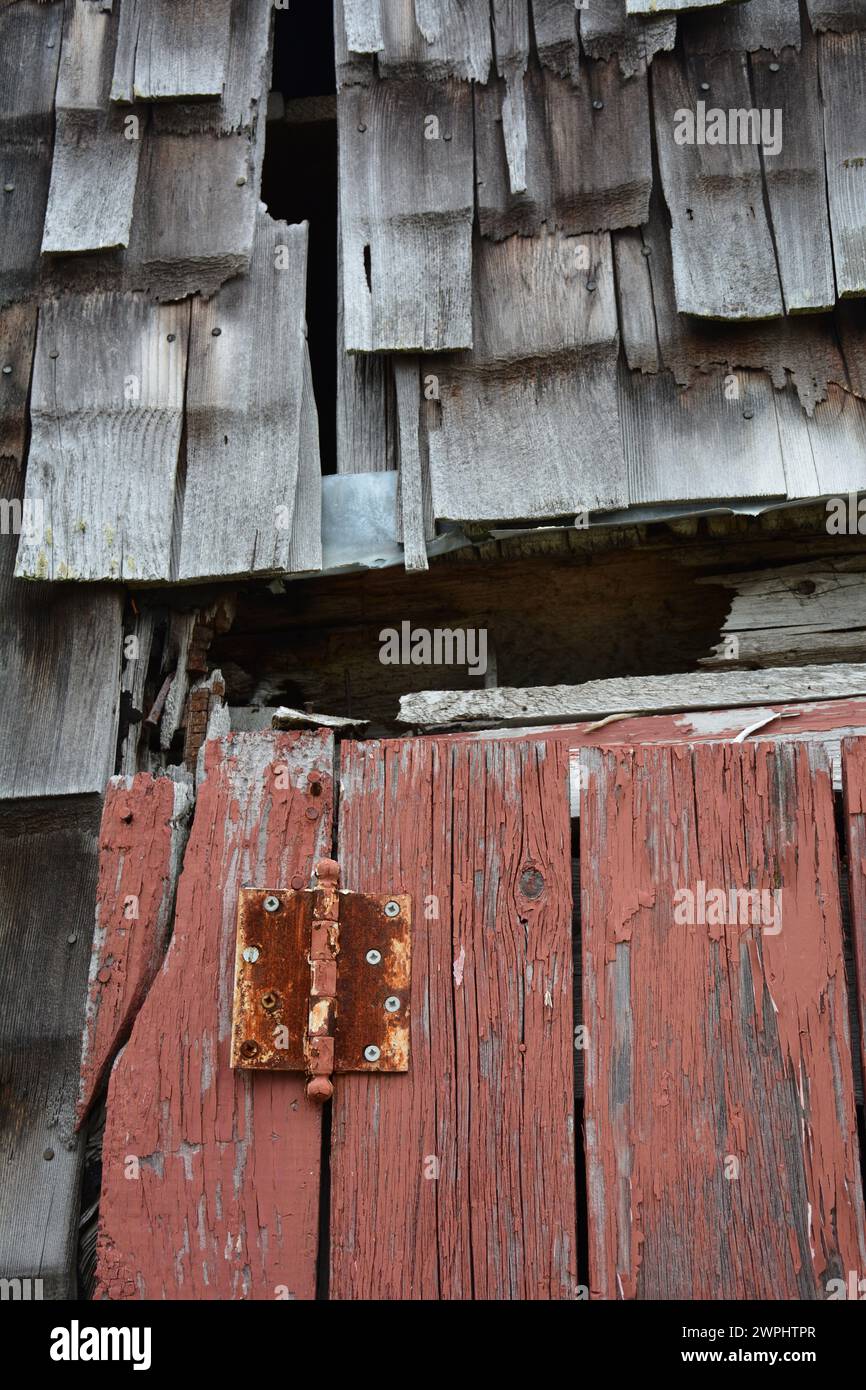 East Coast cedar shake house and its various parts forming design of ...