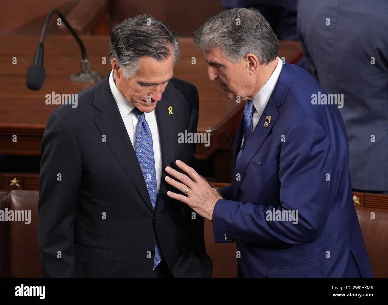Joe manchin and mitt romney hi-res stock photography and images - Alamy