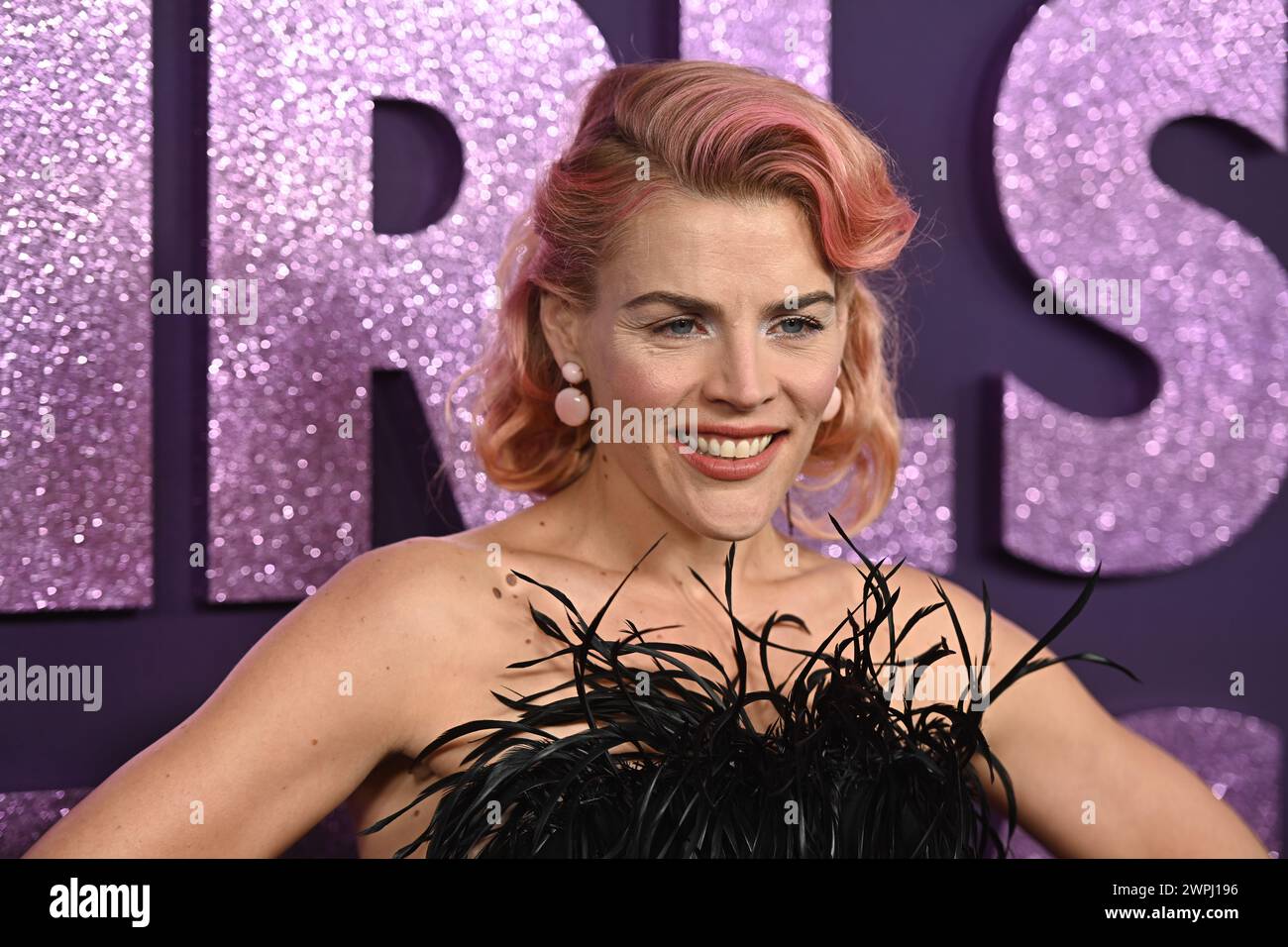 Girls5eva season 3 hi-res stock photography and images - Alamy