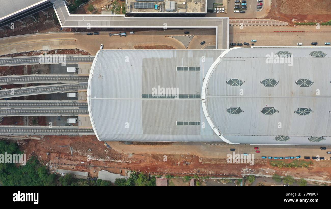 Jakarta railway high speed hi-res stock photography and images - Alamy