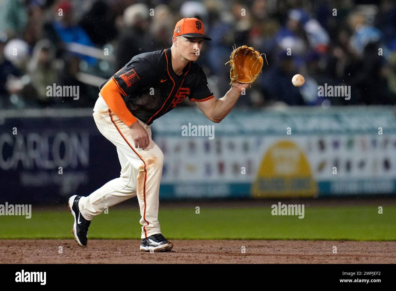 San Francisco Giants third baseman Matt Chapman warms up during the ...