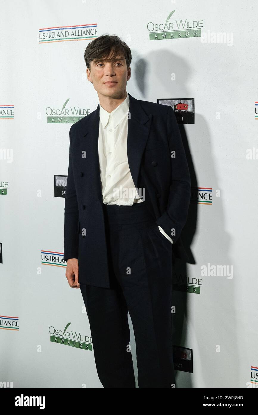 Cillian Murphy arrives at the 18th Annual Oscar Wilde Awards held at ...