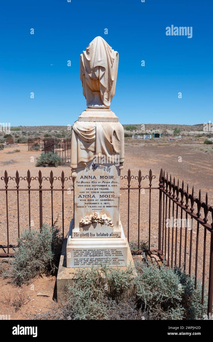 Intricate tombstone in the old cemetery, Beltana Historic Township ...