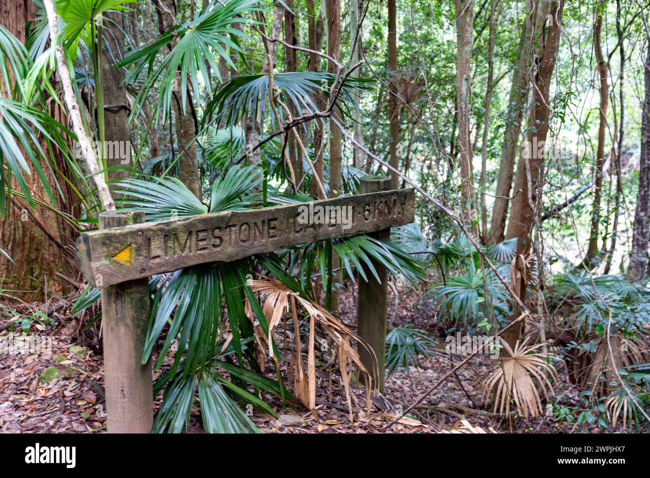 Nsw national parks and wildlife sign hi-res stock photography and ...