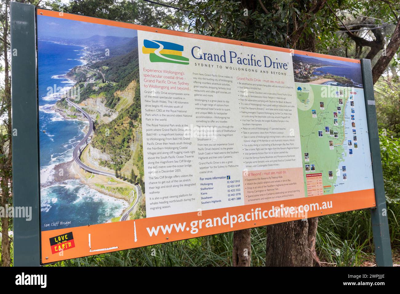 Australia, the Grand Pacific Drive tourist route between Sydney and ...