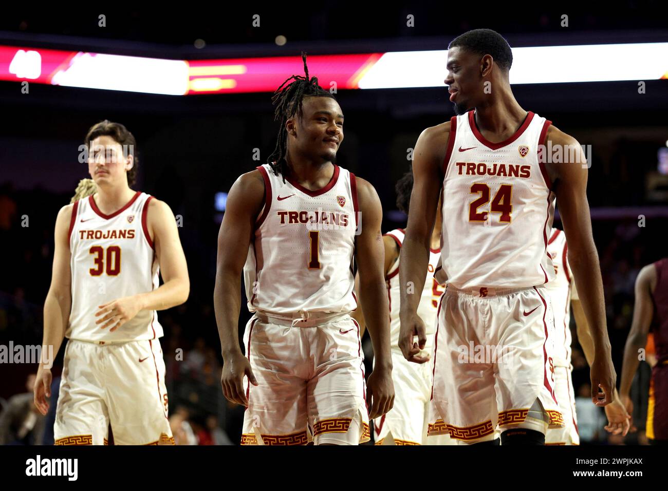 Southern California forward Harrison Hornery (30), guard Isaiah Collier ...