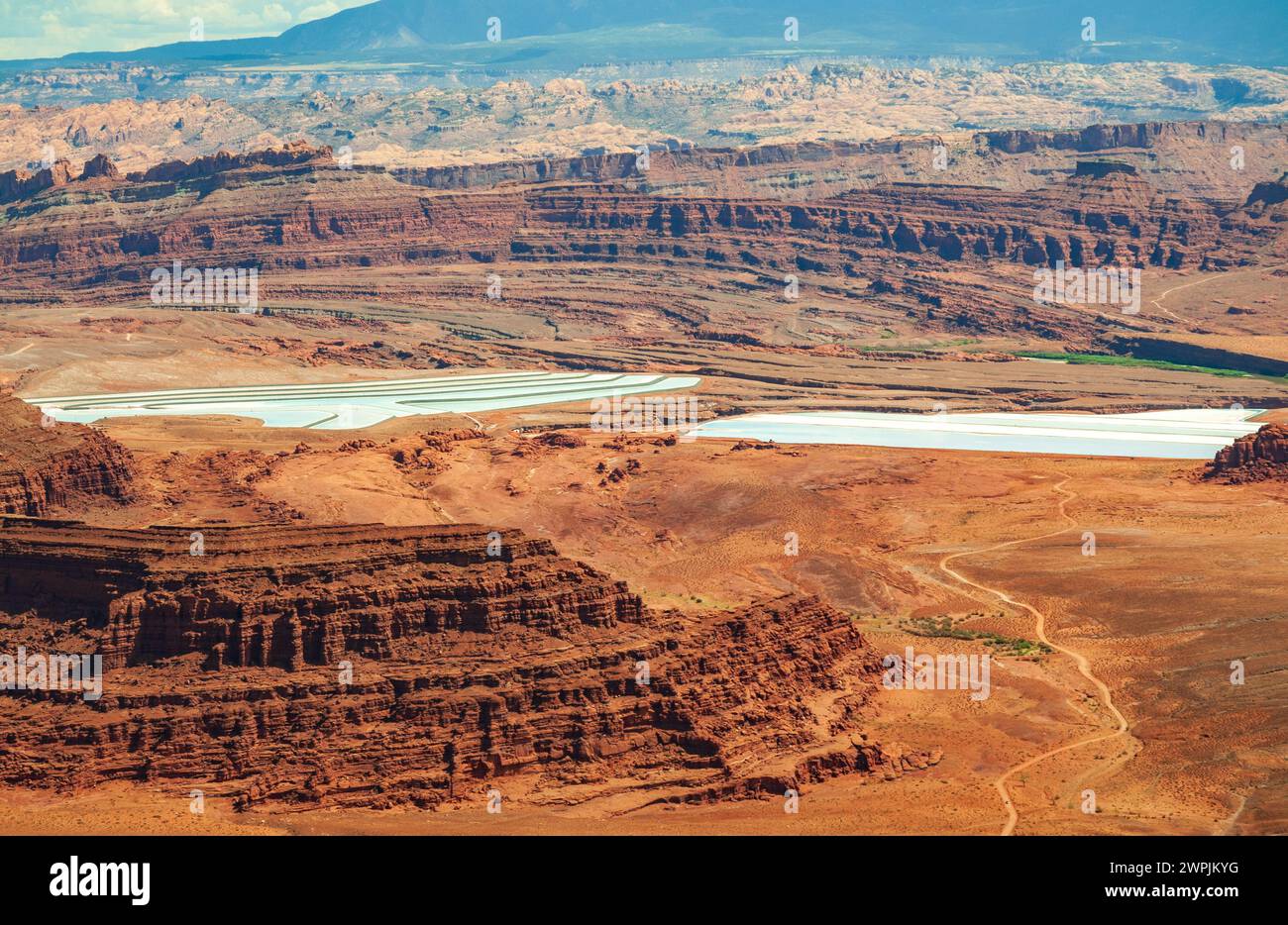 Dead Horse Point State Park in San Juan County, Utah, dramatic overlook ...