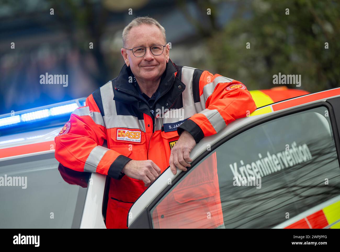 Crisis intervention team kit hi-res stock photography and images - Alamy