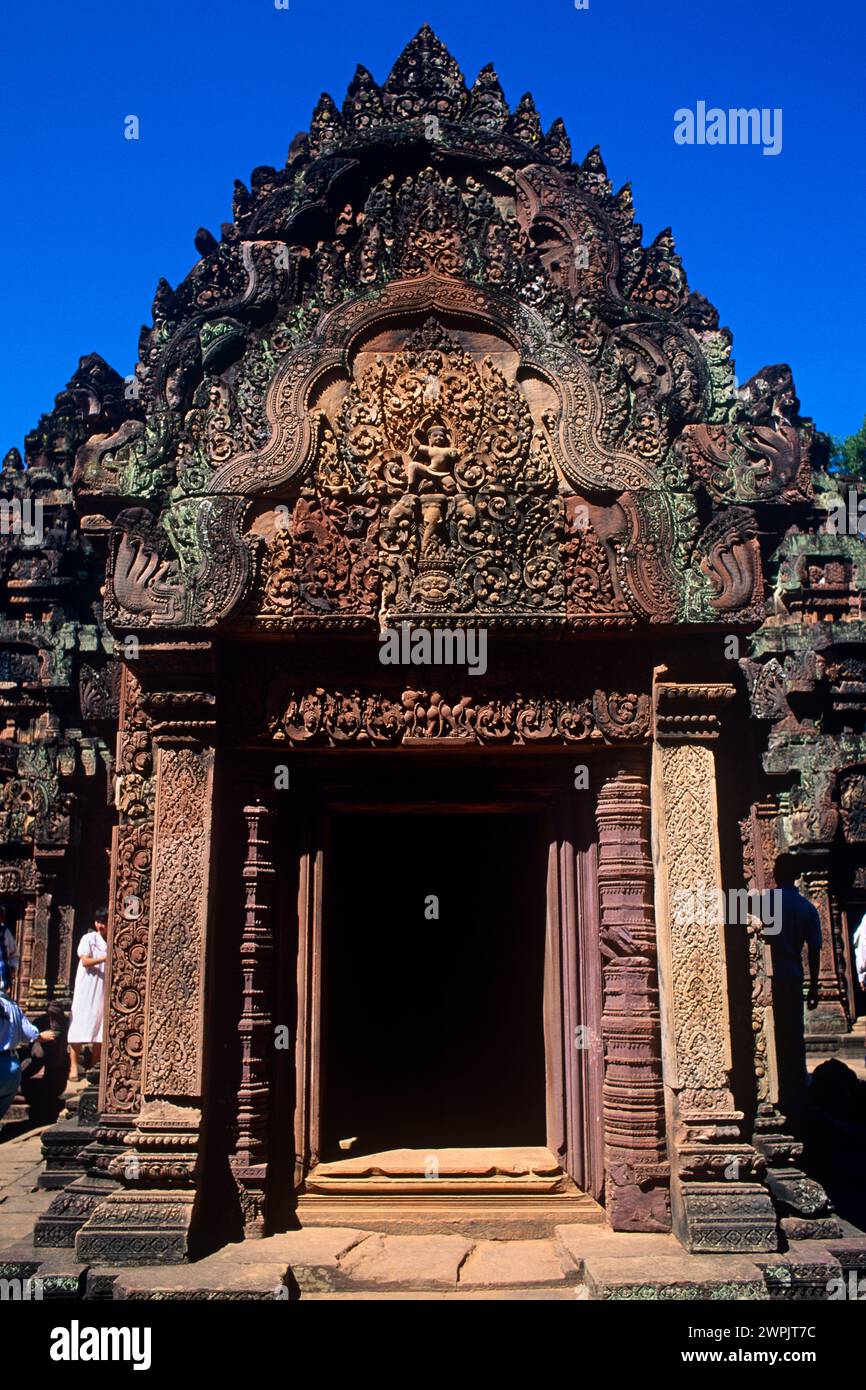 Angkorian temple door hi-res stock photography and images - Alamy