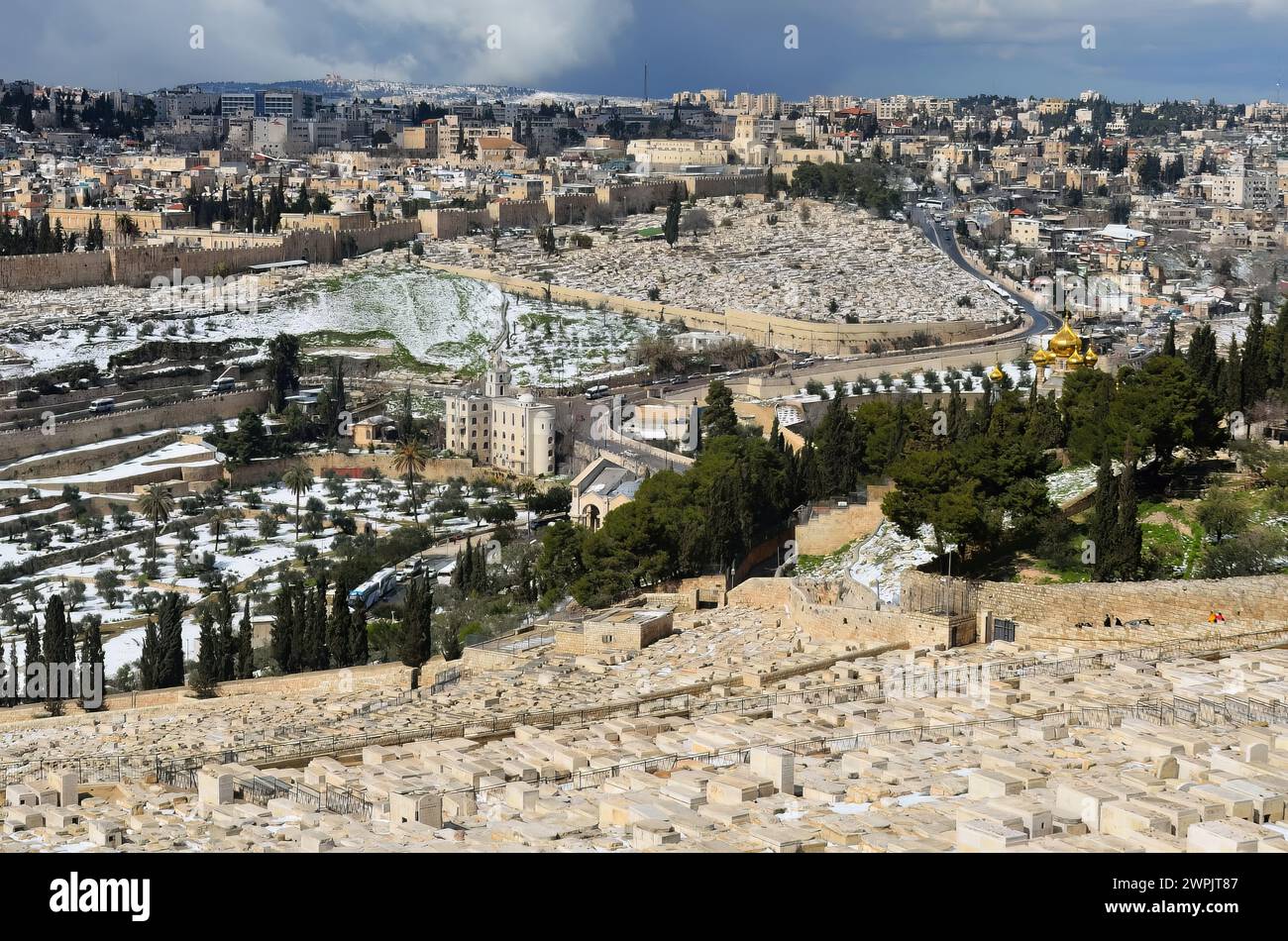 Scenic view jerusalem from mount hi-res stock photography and images ...
