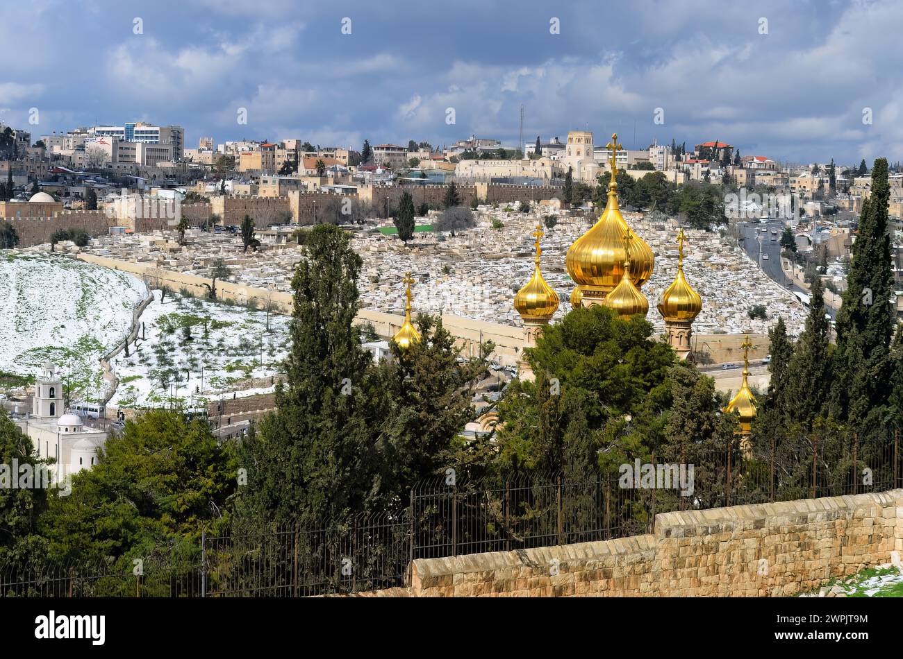 Scenic view jerusalem from mount hi-res stock photography and images ...