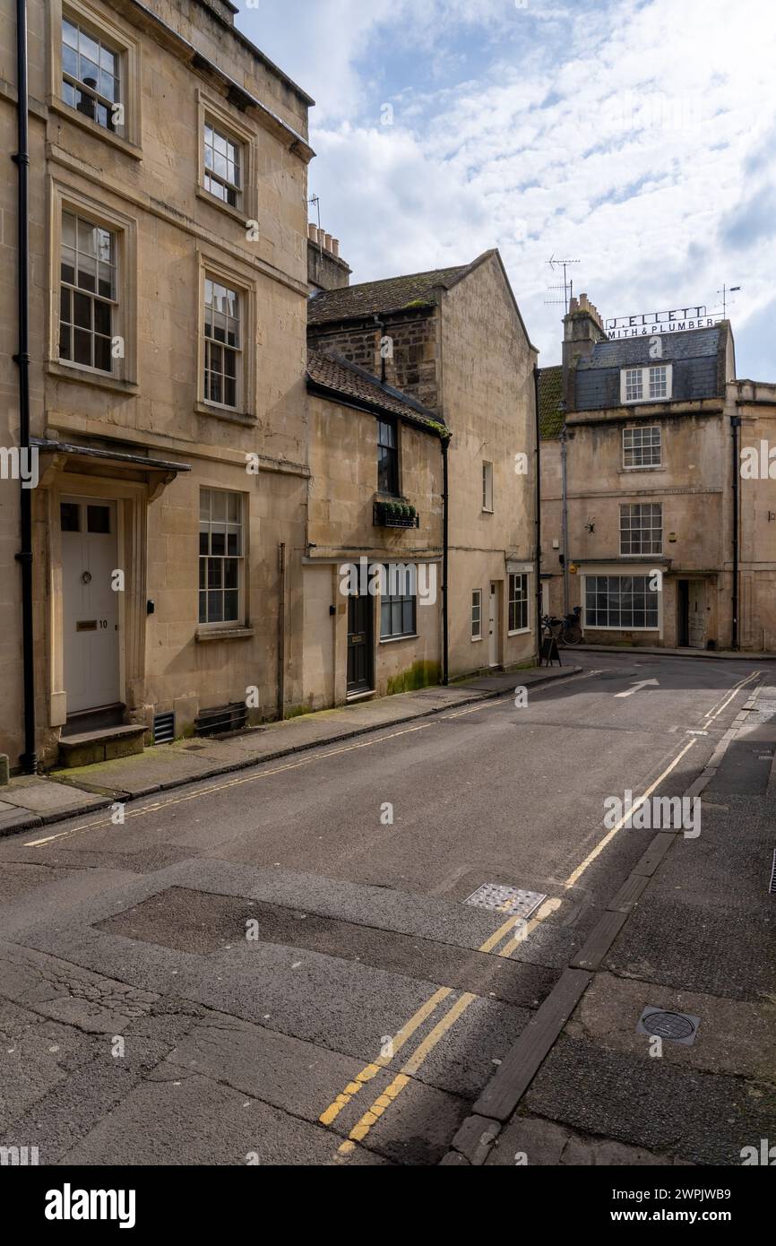 A quiet back street in Bath, Somerset, UK Stock Photo - Alamy