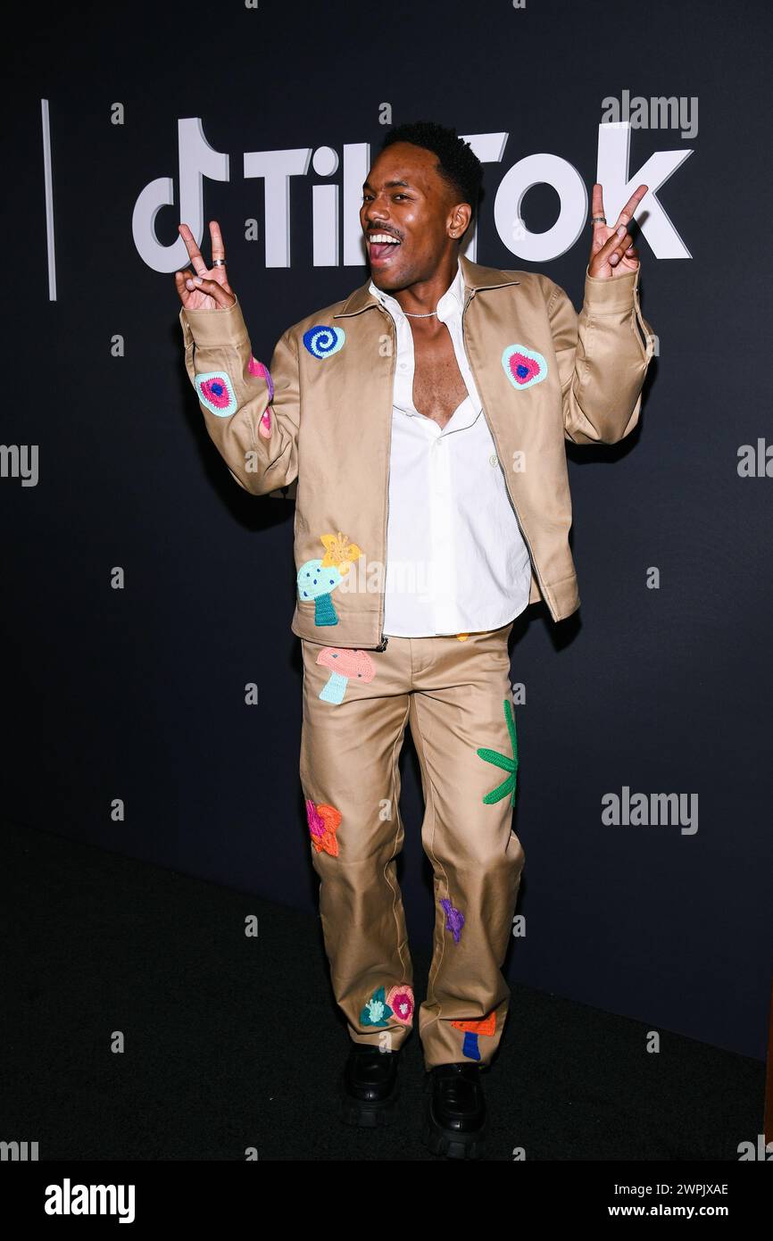 Los Angeles, USA. 07th Mar, 2024. Carter Gregory walking on the red ...