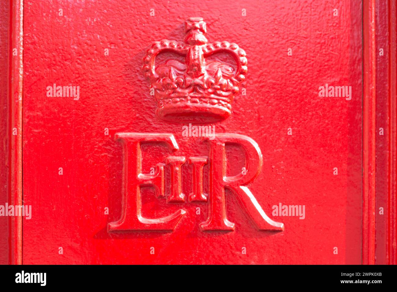 UK, Oxfordshire, Oxford, ER Red post box Stock Photo - Alamy
