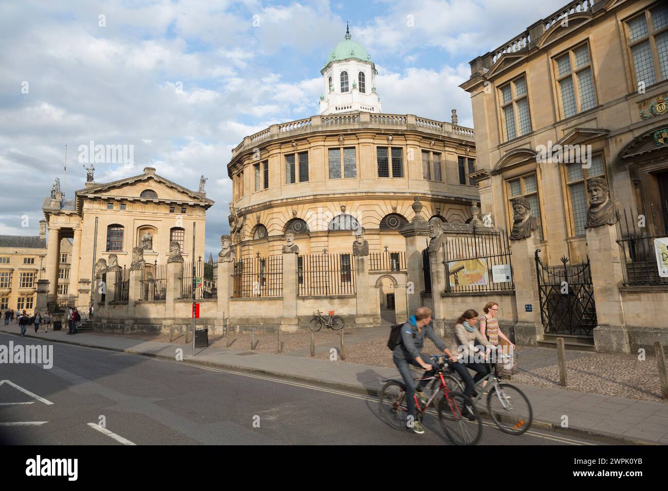 Sheldonian theatre oxford oxfordshire hi-res stock photography and ...