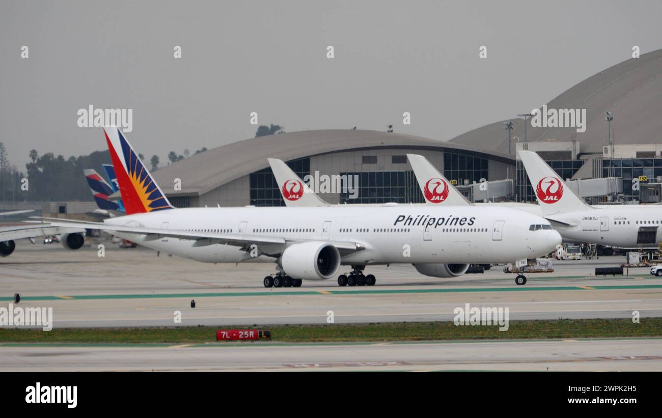 RP-C7782 Philippine Airlines Boeing 777-3F6ER am Los Angeles ...