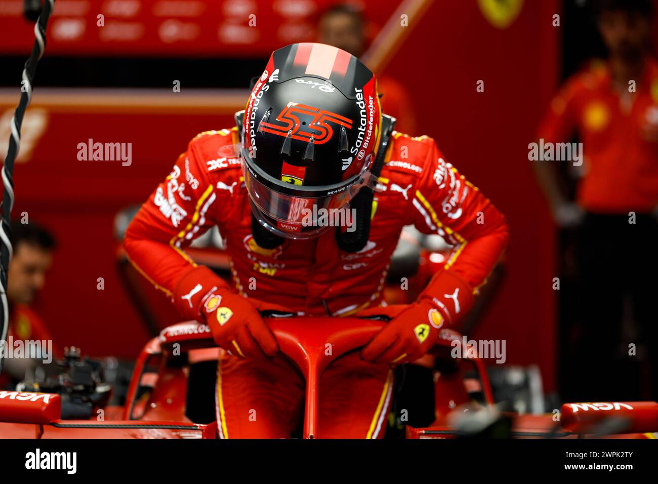 55 SAINZ Carlos (spa), Scuderia Ferrari SF-24, action, stand, pit lane ...