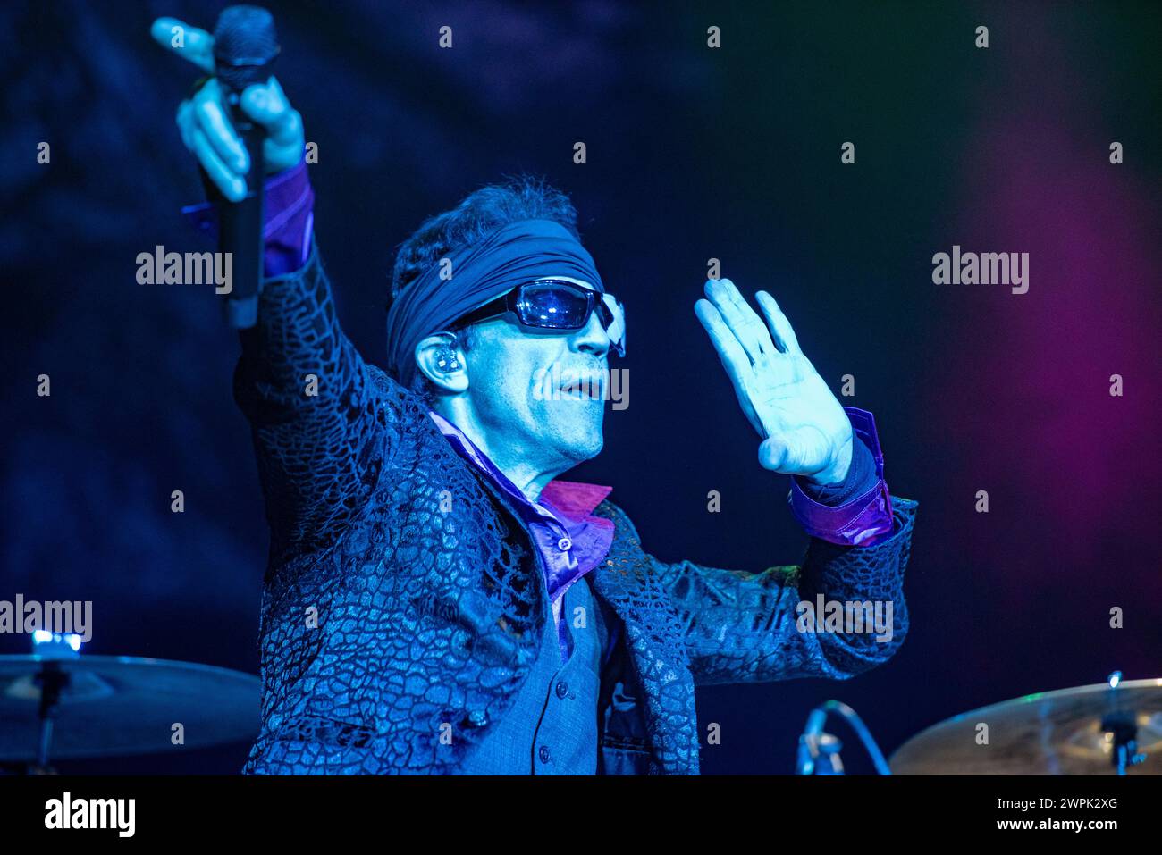 Gary cherone of extreme hi-res stock photography and images - Alamy