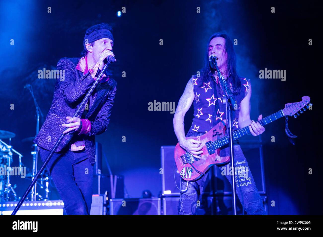 December 16, 2023: Gary Cherone and Nuno Bettencourt - Extreme play a ...