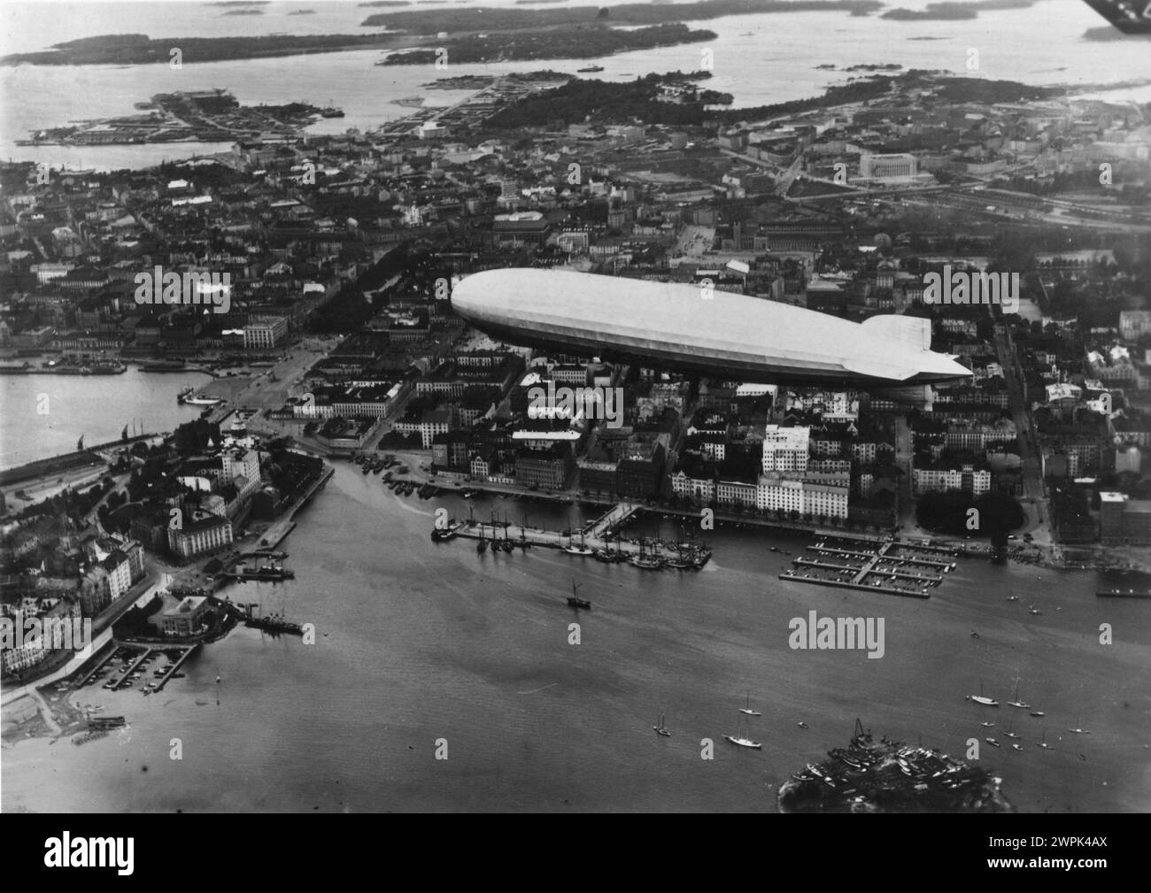 Zeppelin airships hi-res stock photography and images - Alamy