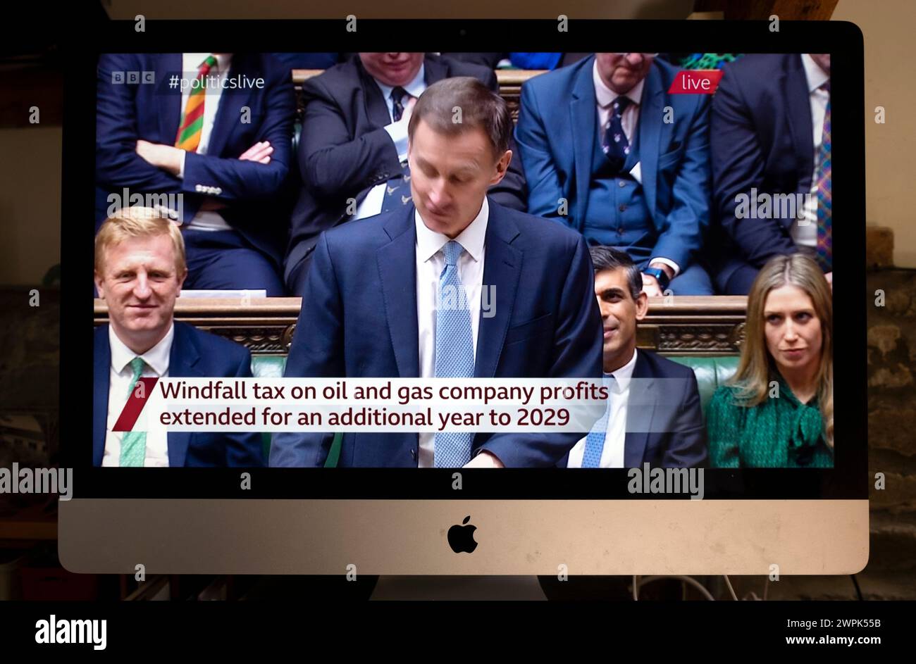 Jeremy Hunt Tory Conservative Chancellor of the Exchequer delivers ...